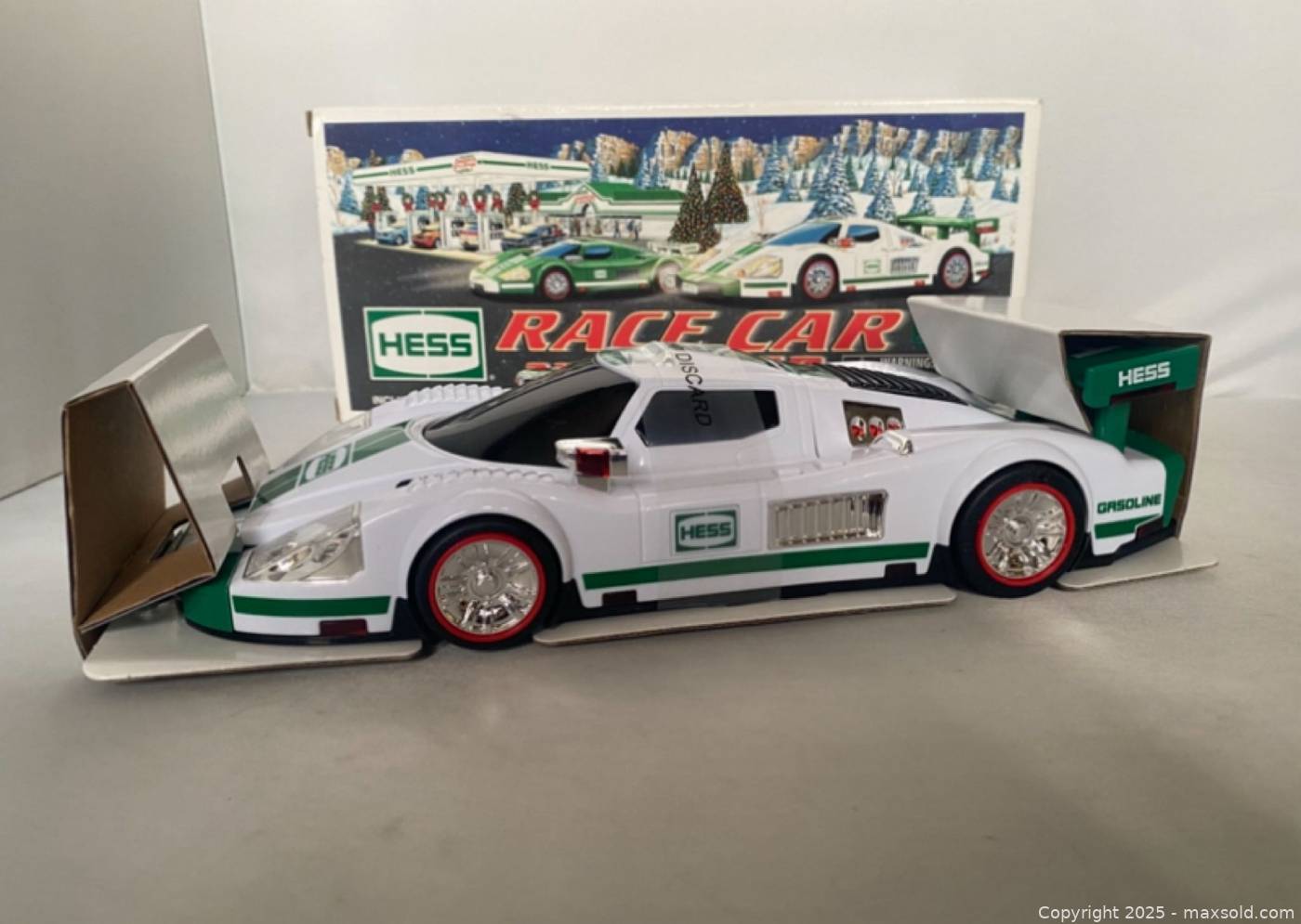 2009 Hess race car and mini car set | Maxsold