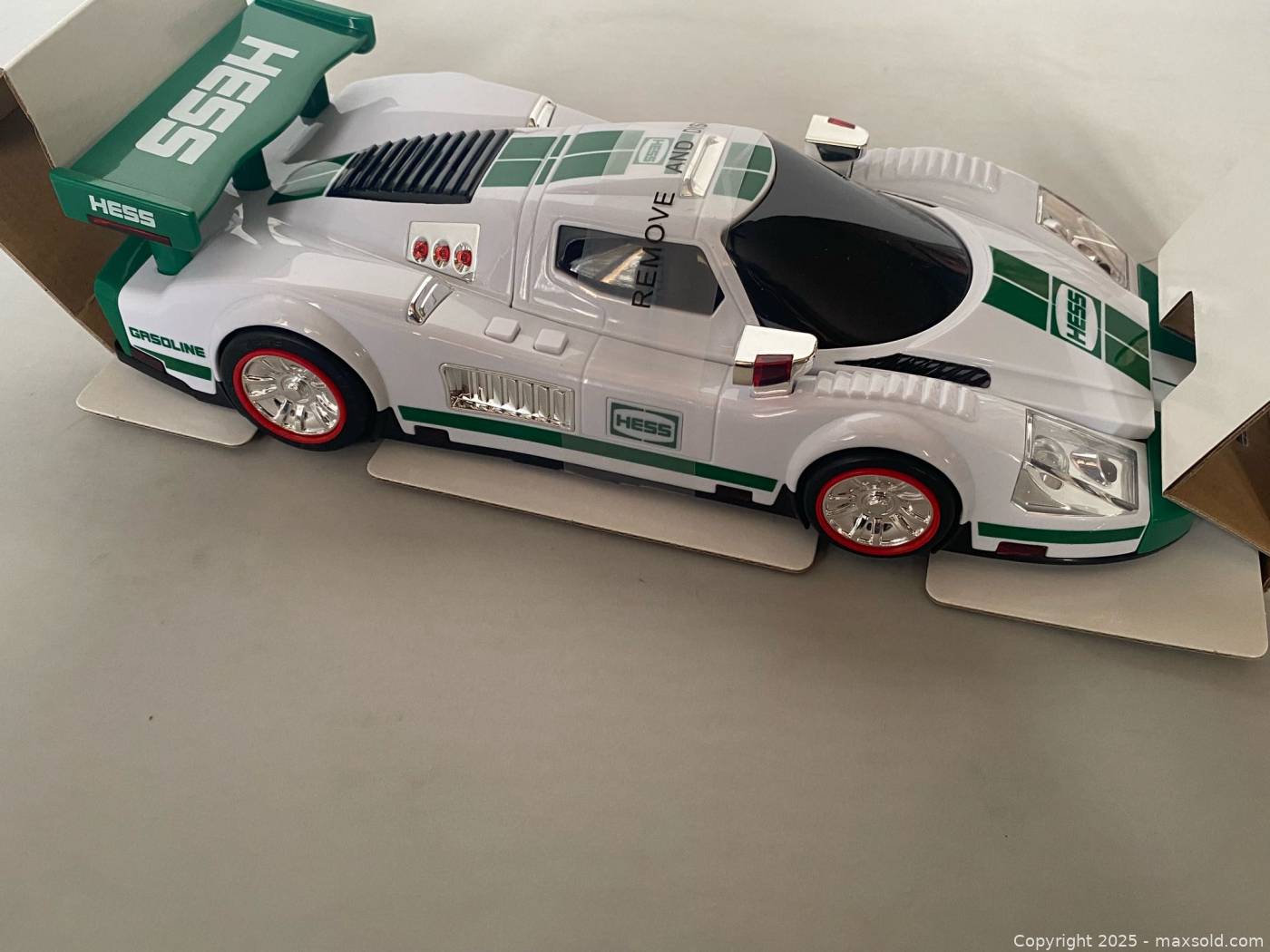 2009 Hess race car and mini car set | Maxsold