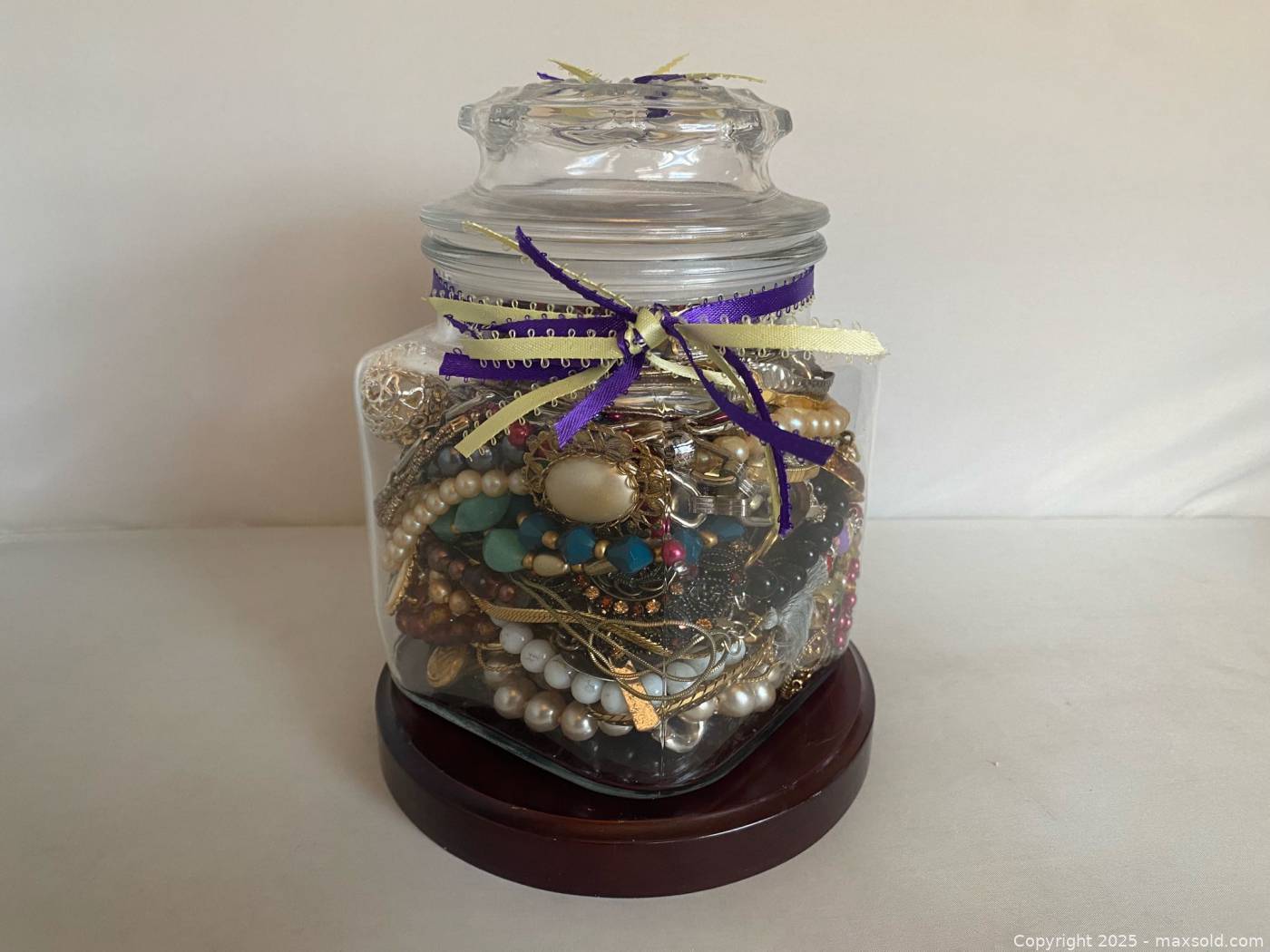 Costume and Vintage Jewelry Jar | Maxsold
