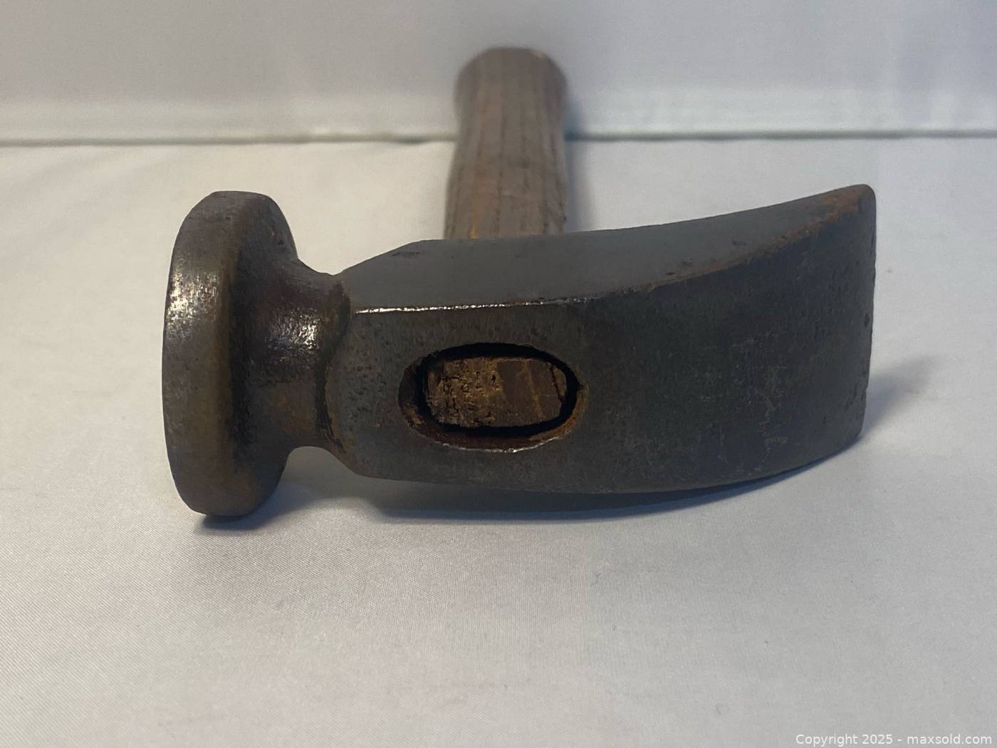 Vintage cobbler’s hammer 10 in | Maxsold