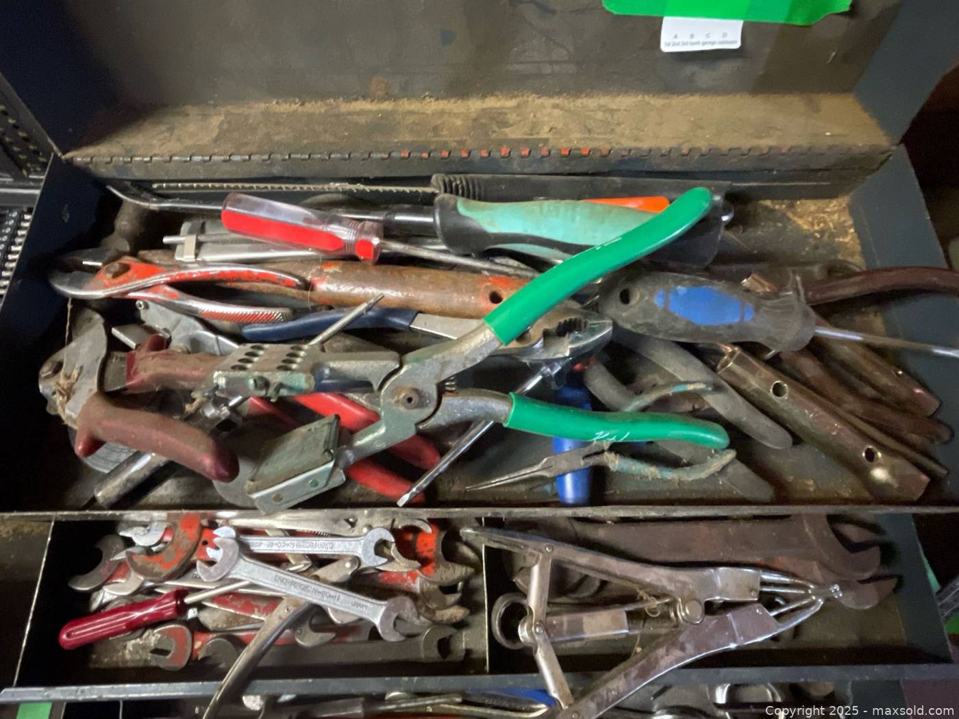 3-drawer steel toolbox & hand tools | Maxsold