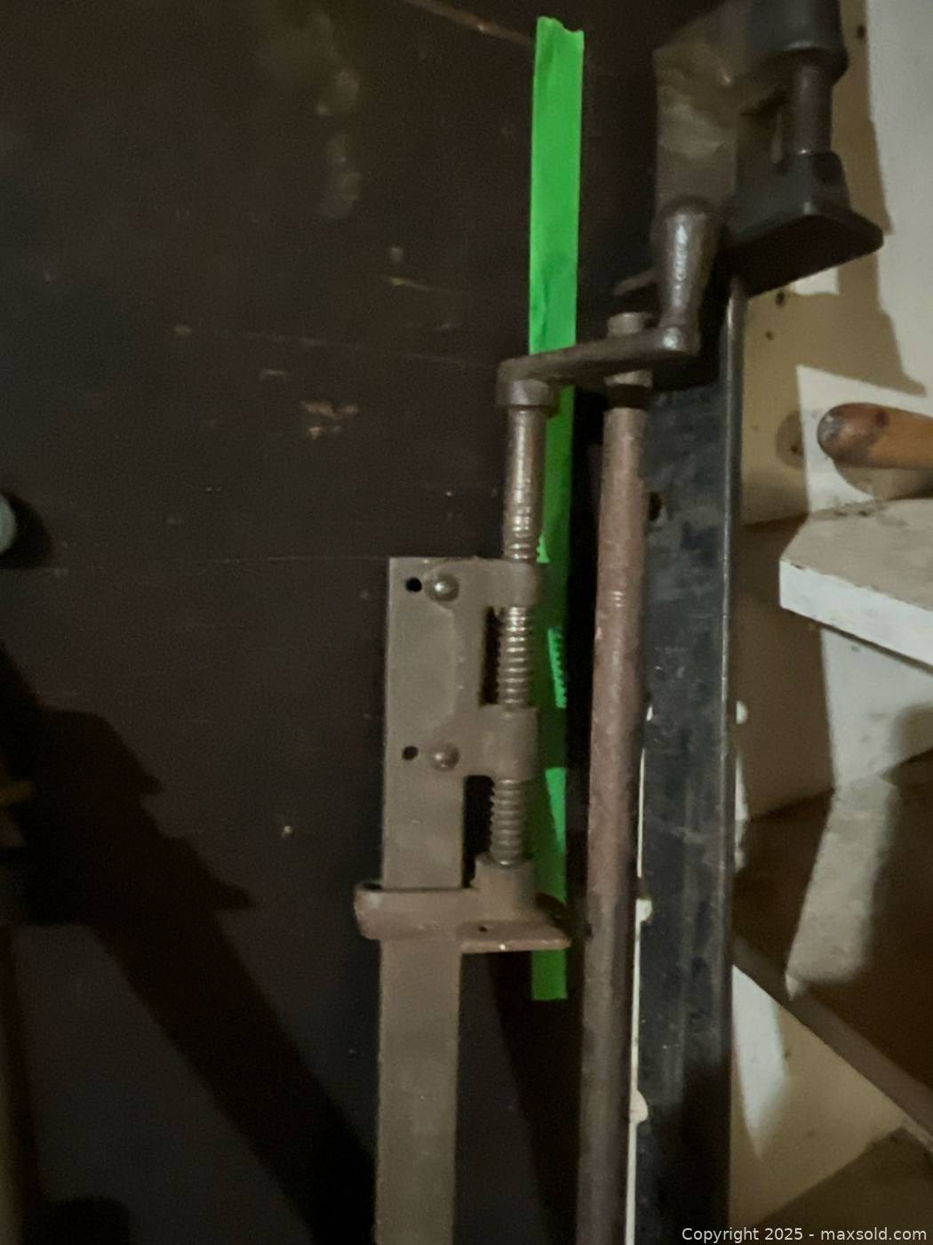 Woodworking Bar & Pipe Clamps With Level | Maxsold