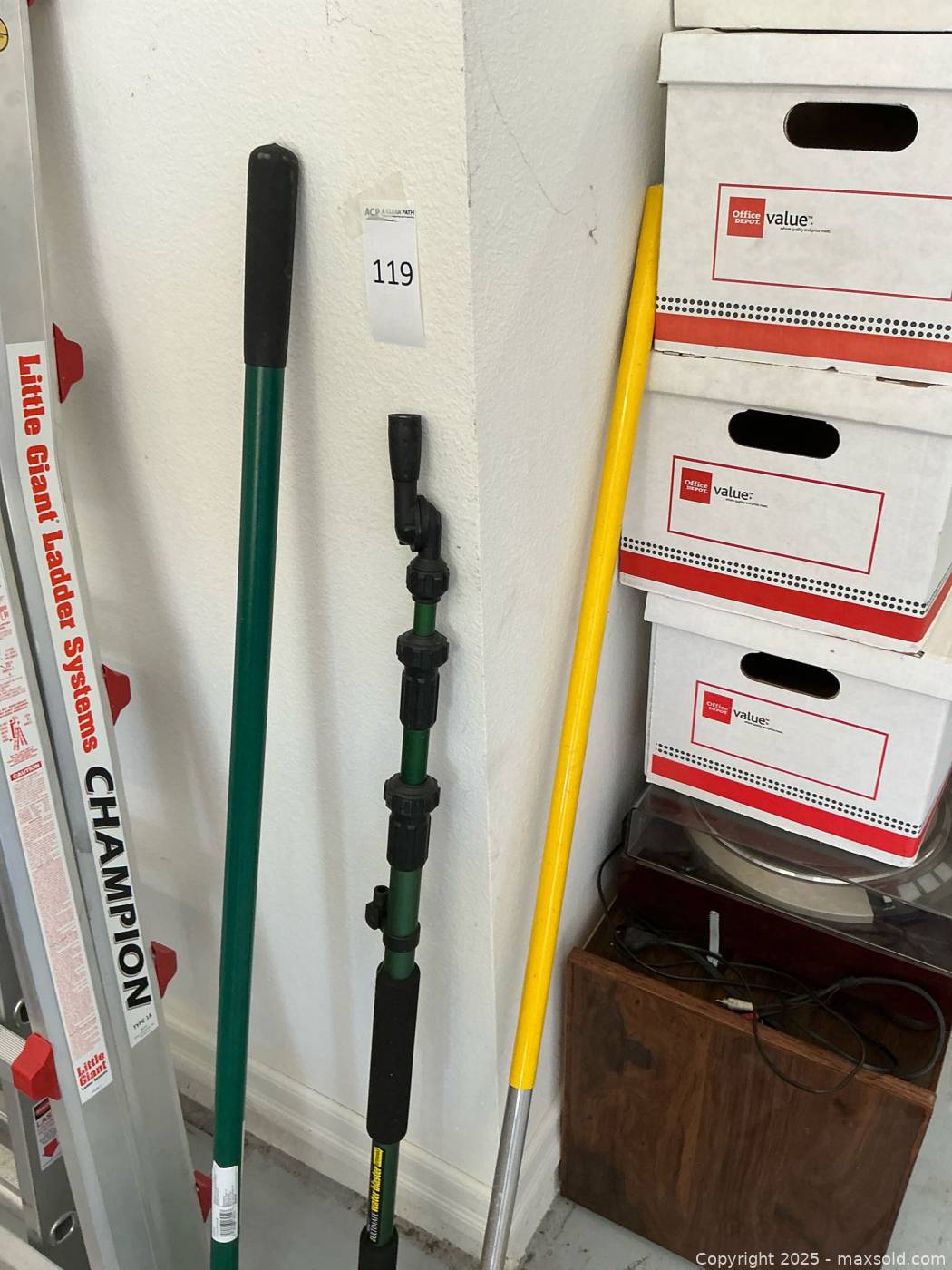 Assorted Garden Tools and Accessories - 10+ Piece Lot | Maxsold