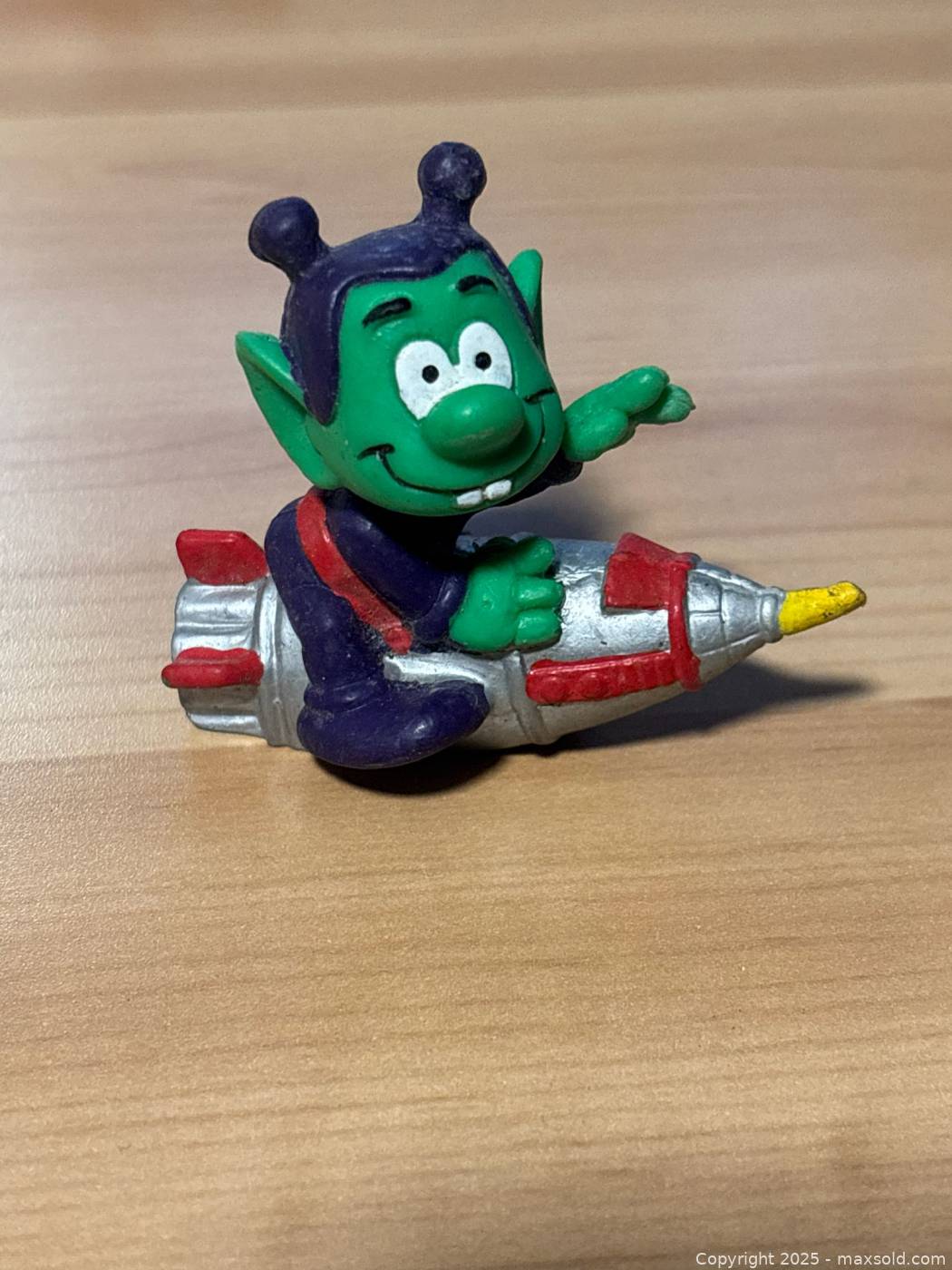 1984 Bully-Figuren Astrosnik Alien Rocket Figurine | Maxsold