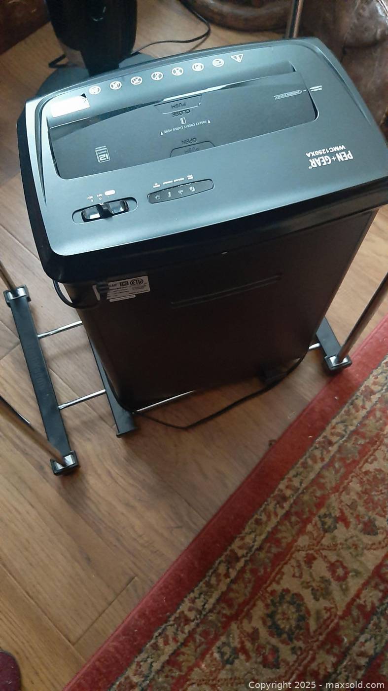 Pen + Gear WMC1250XA Cross-Cut Shredder With Stand | Maxsold