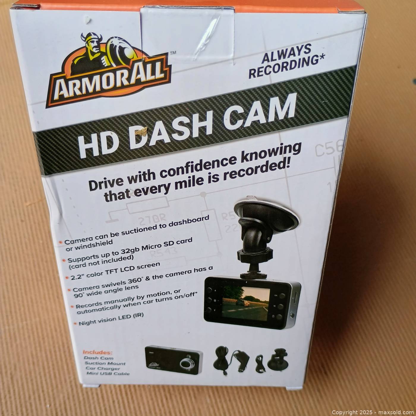 Armor All HD dash cam with accessories | Maxsold