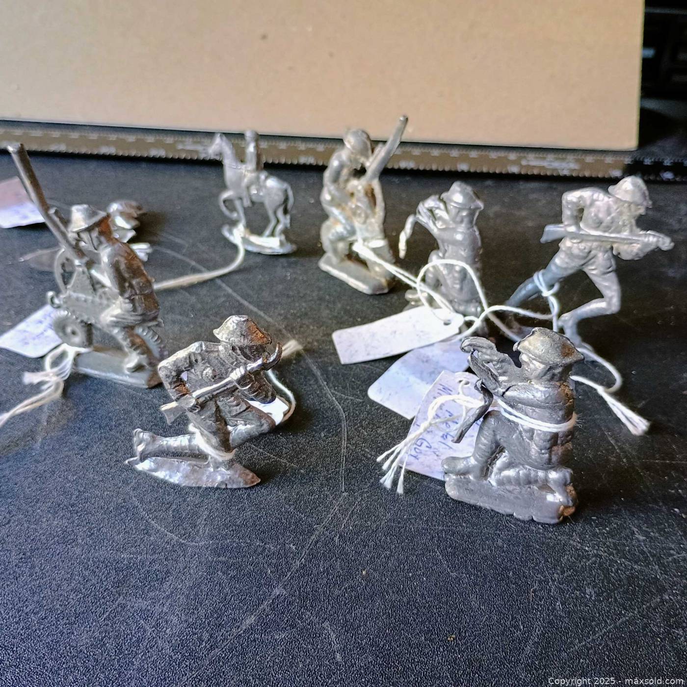 Vintage 2" Lead Toy Soldiers, 8 pcs | Maxsold