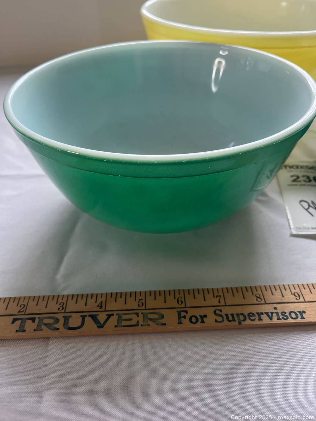 Set of Three Vintage Pyrex Mixing Bowls in Teal, Green, and Yellow ...