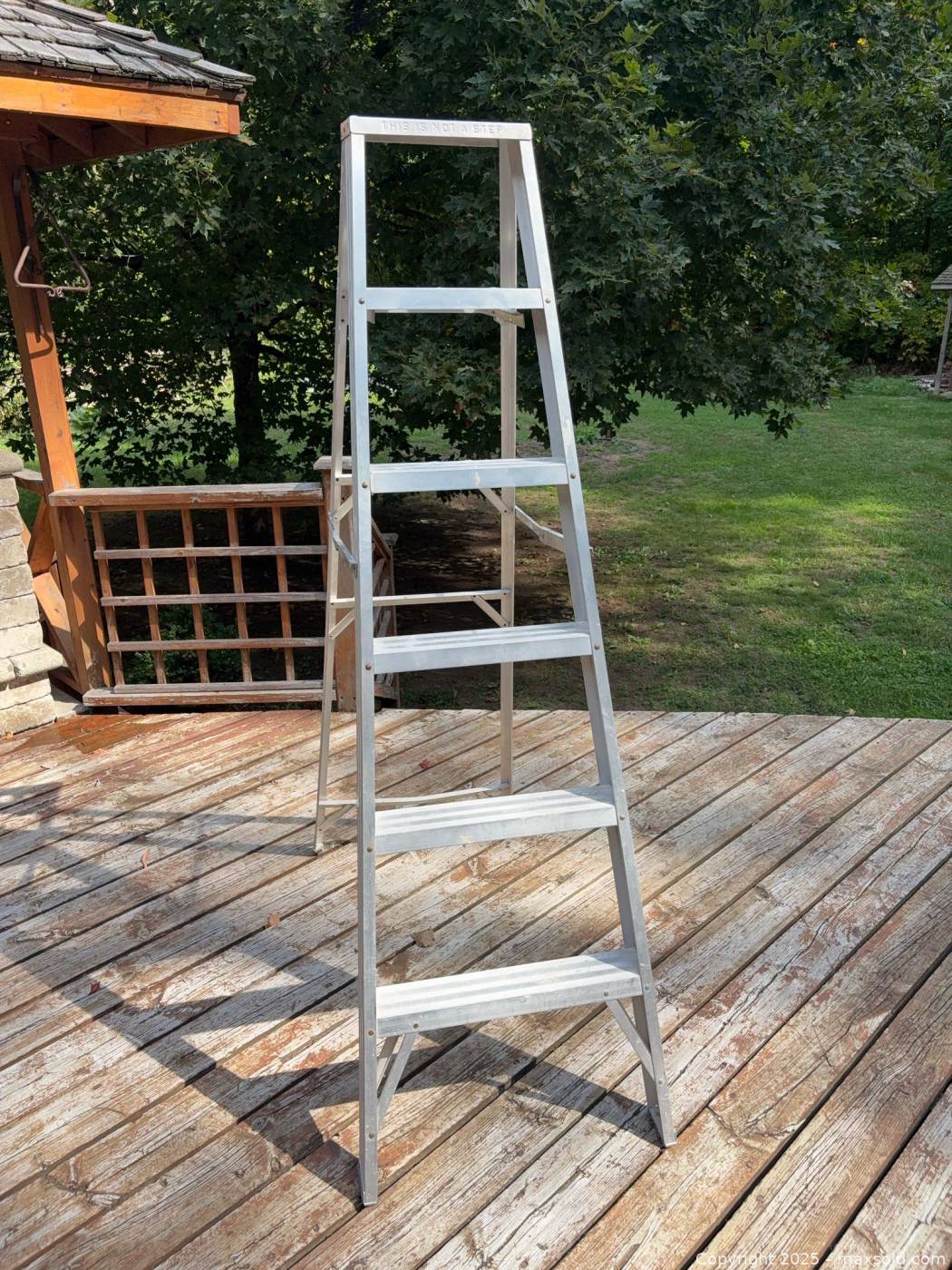 6ft Aluminum Step Ladder | Maxsold