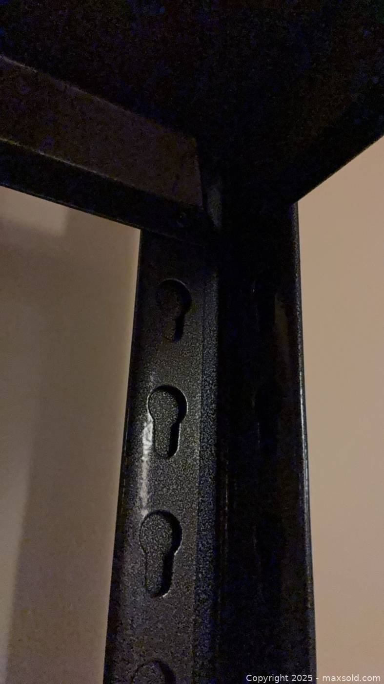 Heavy-duty boltless metal shelving unit | Maxsold