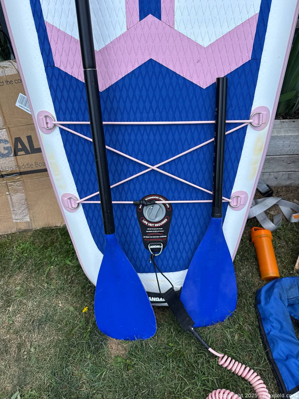 Rangalii 10ft inflatable paddleboard with accessories | Maxsold