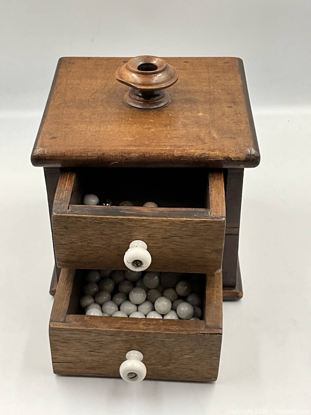 Masonic wooden voting box with marbles | Maxsold