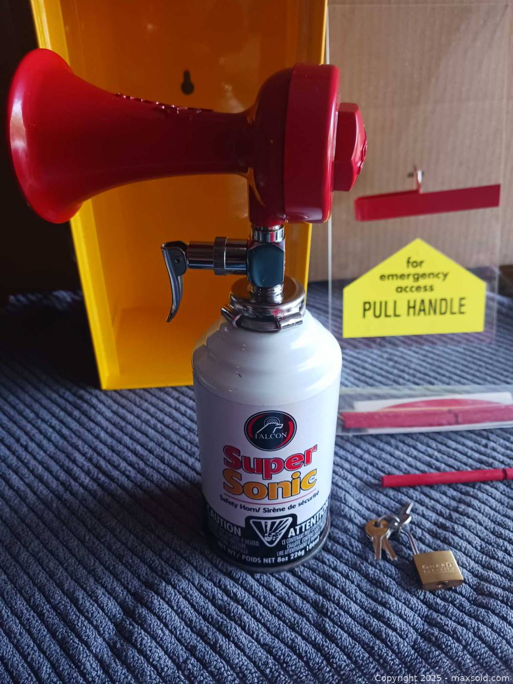 Falcon manual emergency air horn kit | Maxsold