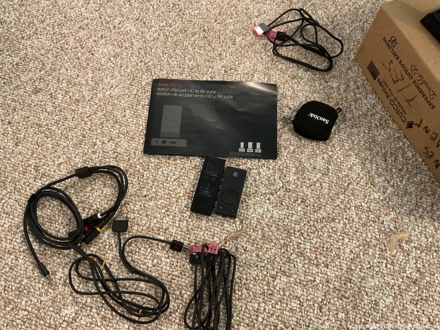 120GB Microsoft Zune MP3 player with docks, remotes, cables & pouch ...