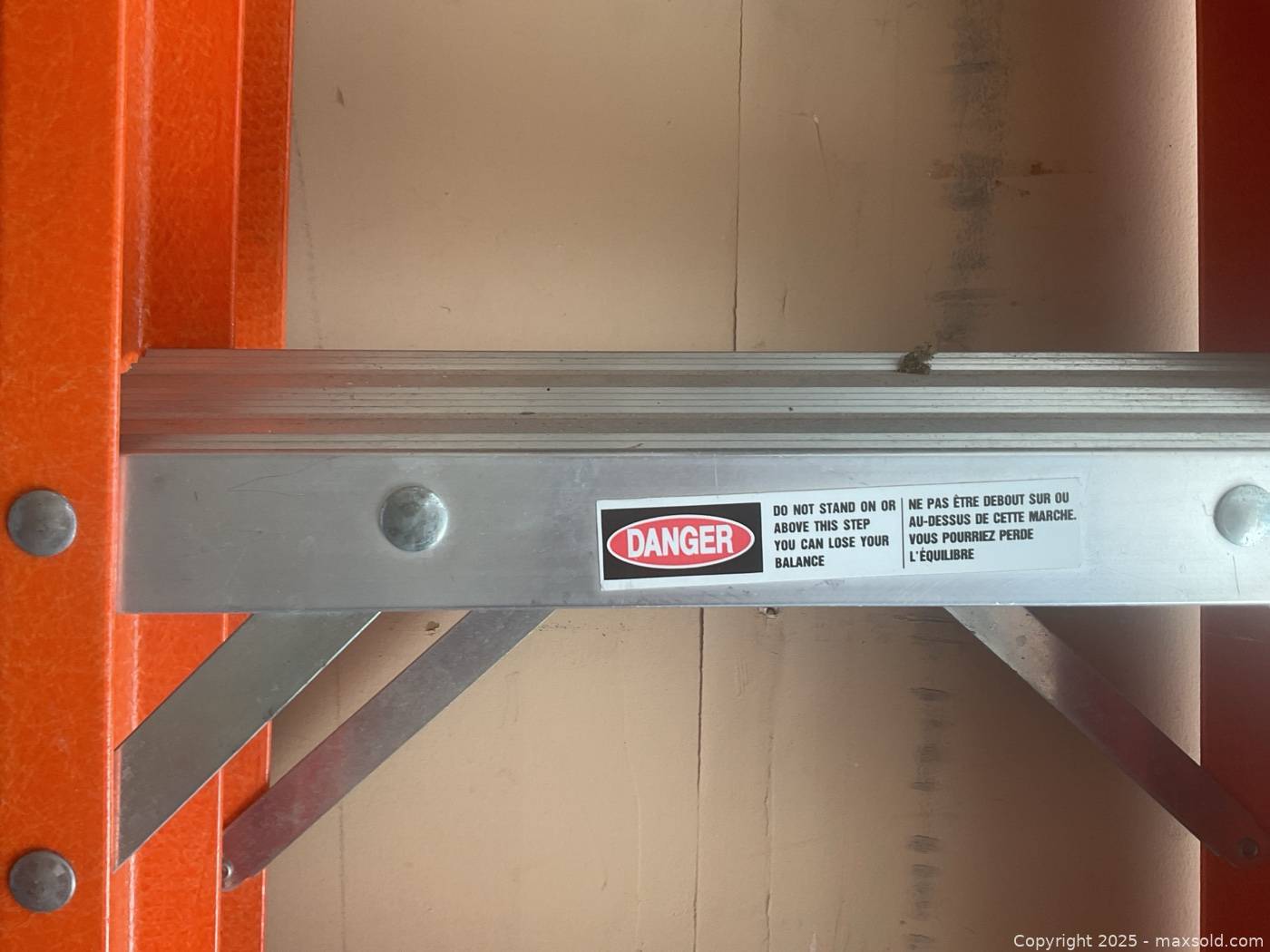Lite orange fiberglass step ladder | Maxsold