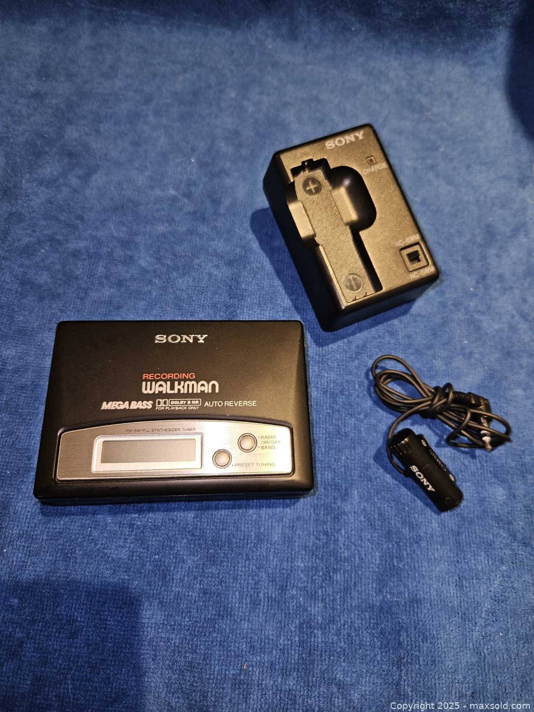 Sony Recording Walkman With Accessories | Maxsold
