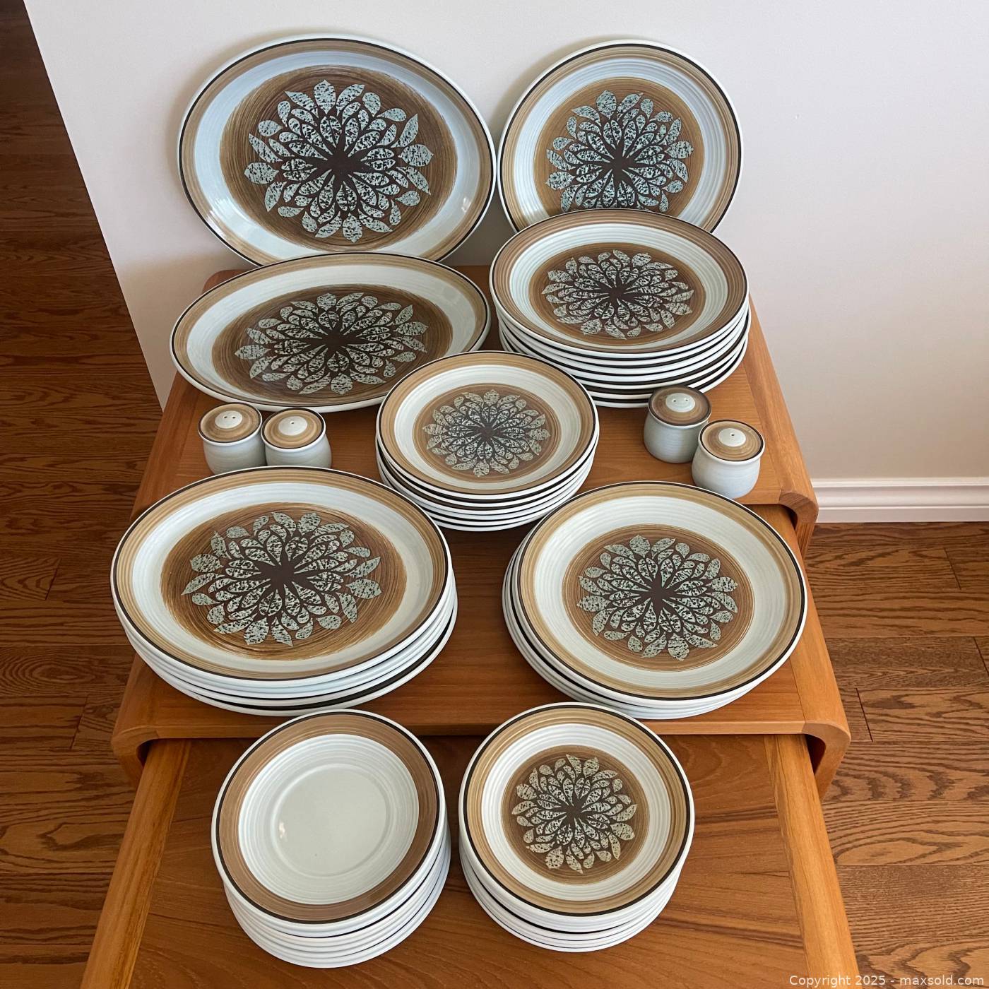 Franciscan Nut Tree dinnerware & serveware | Maxsold