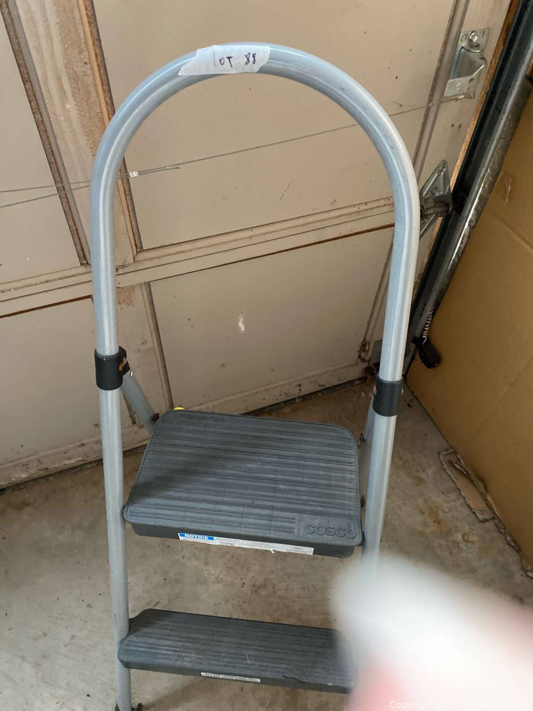 Cosco 2-step folding step ladder | Maxsold