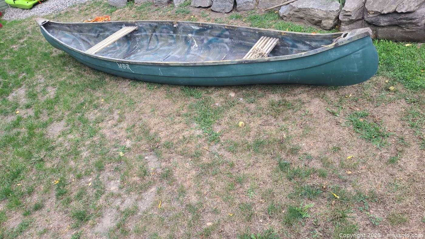 MBR 15 ft Fiberglass Tandem Canoe | Maxsold