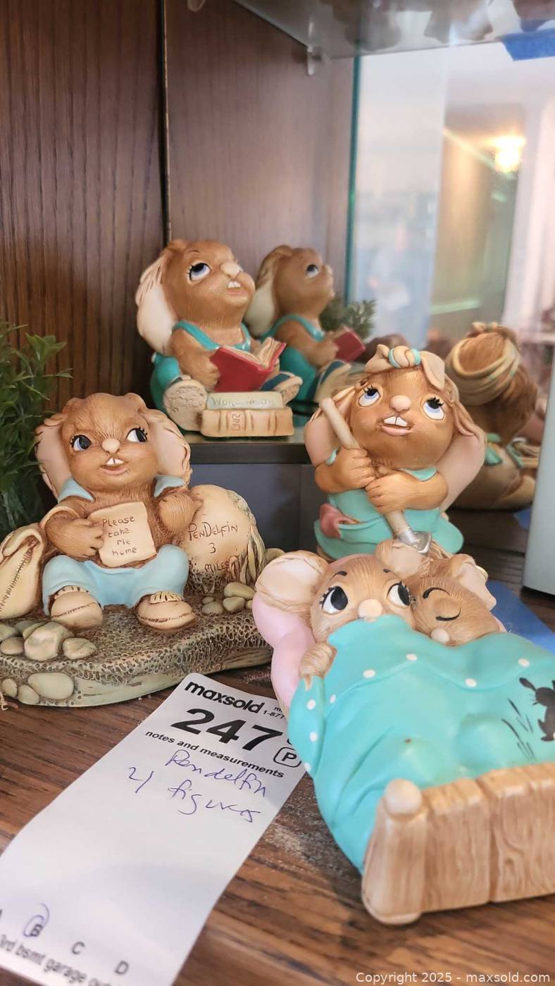 PenDelfin resin animal figurines, 4 pcs | Maxsold