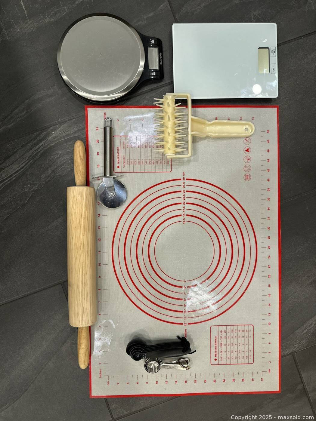 Baking and pastry tool set with scales | Maxsold