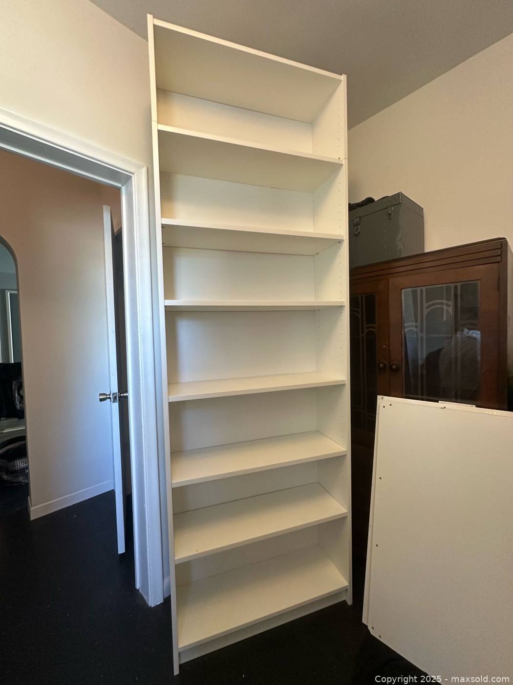 IKEA Billy white bookcase with height extension | Maxsold