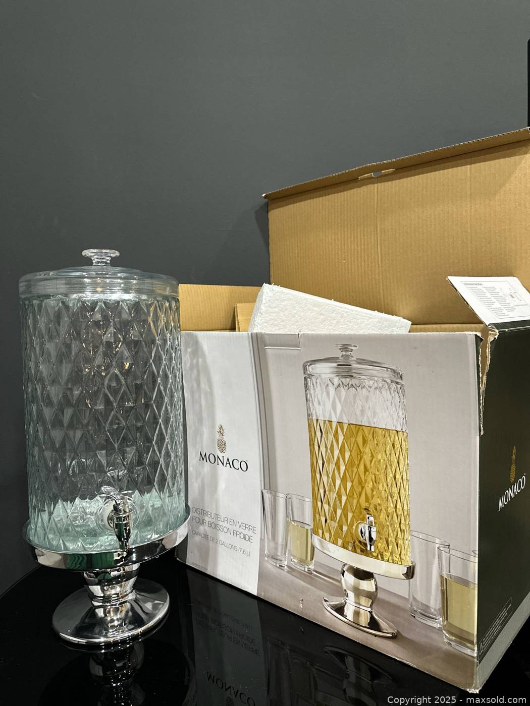 Monaco 2-gallon glass beverage dispenser | Maxsold