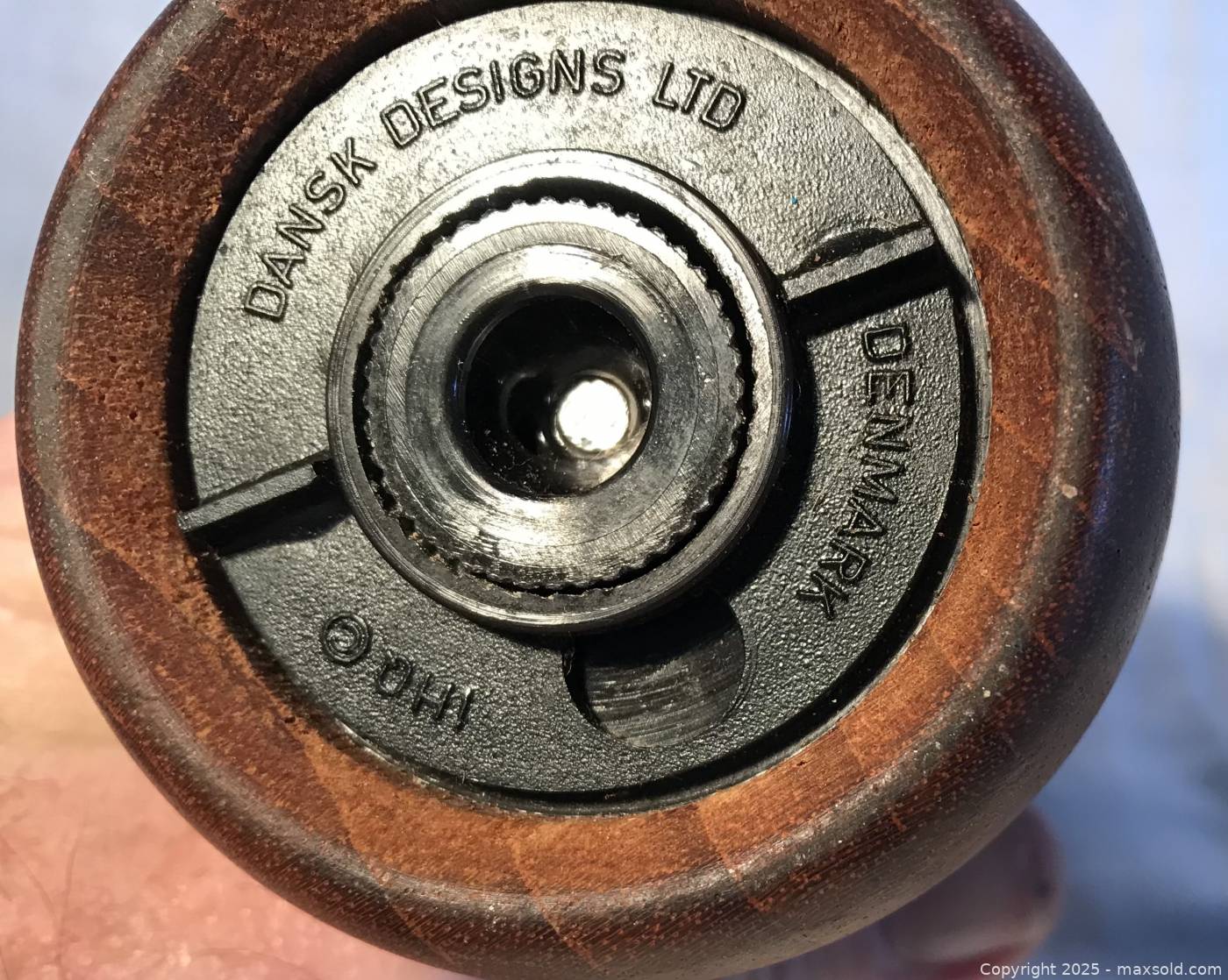 Dansk teak pepper grinder | Maxsold