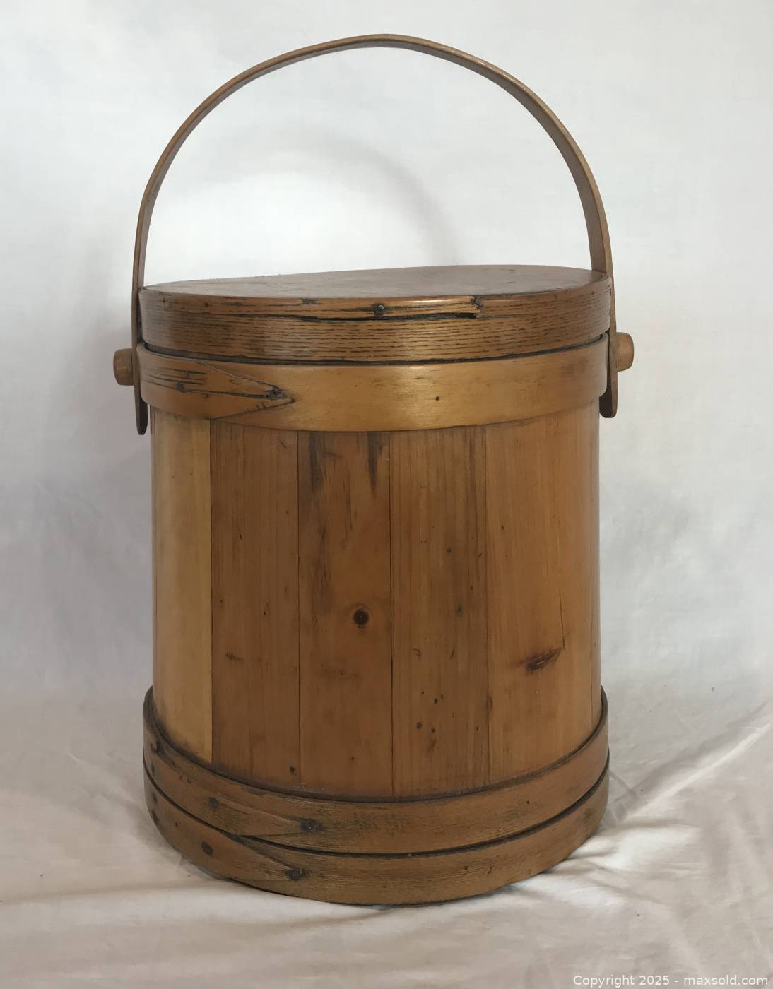 Antique wooden firkin with lid and handle | Maxsold