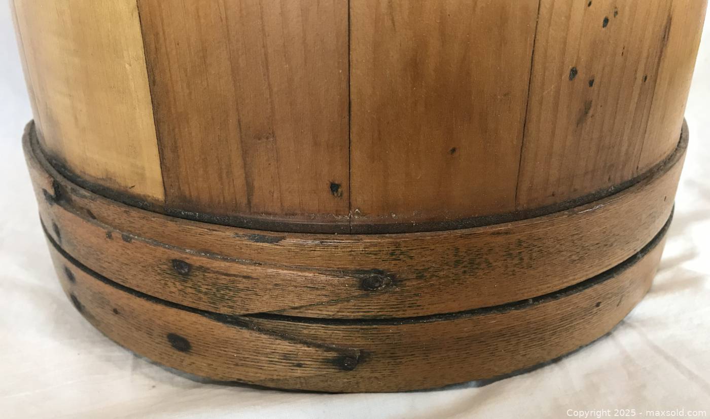 Antique wooden firkin with lid and handle | Maxsold