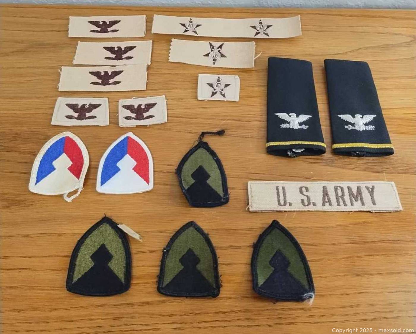 US Army rank, unit and name patches with shoulder boards | Maxsold