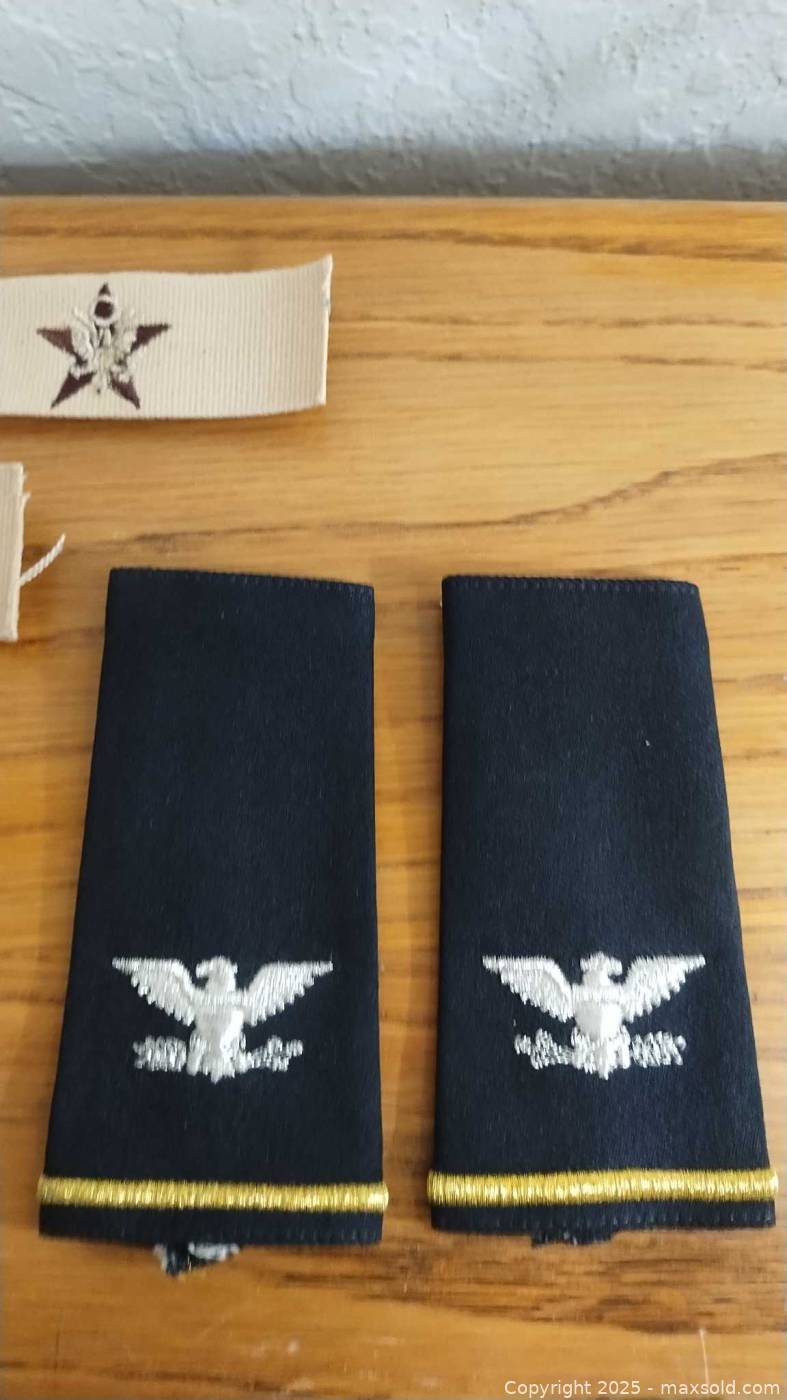 US Army rank, unit and name patches with shoulder boards | Maxsold