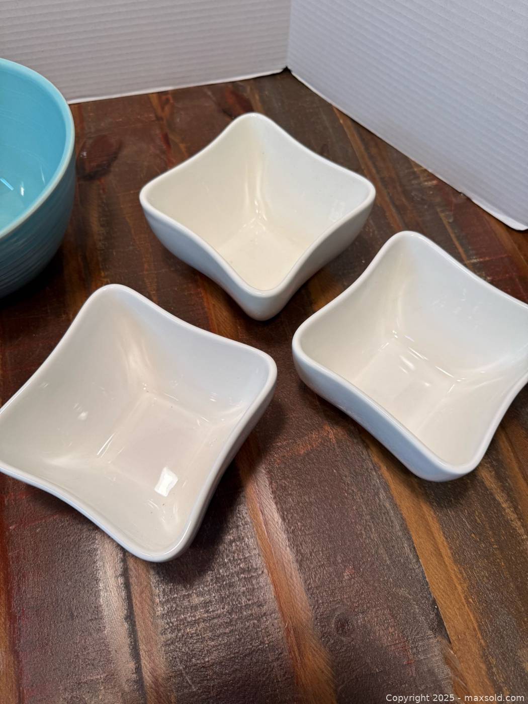 Primogero turquoise mixing bowl & 6 RIM square bowls | Maxsold