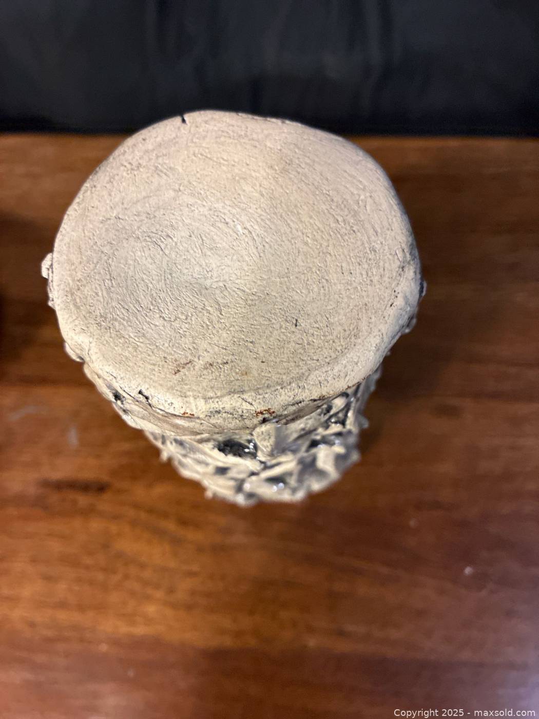 Textured studio pottery stoneware vase | Maxsold