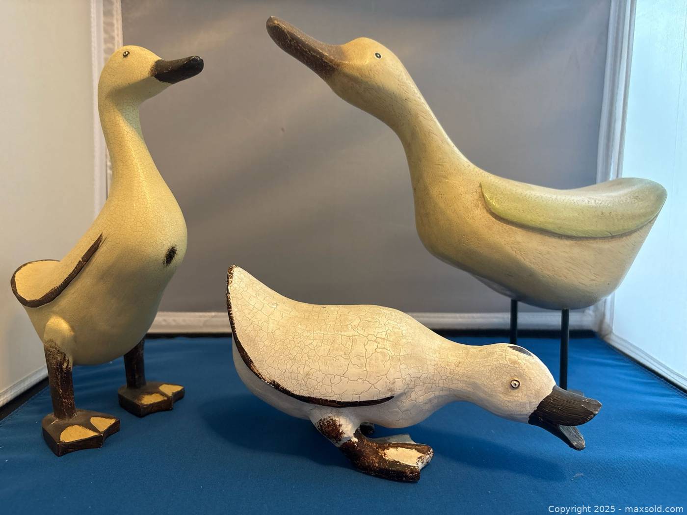 Set of 3 carved wooden duck figurines | Maxsold