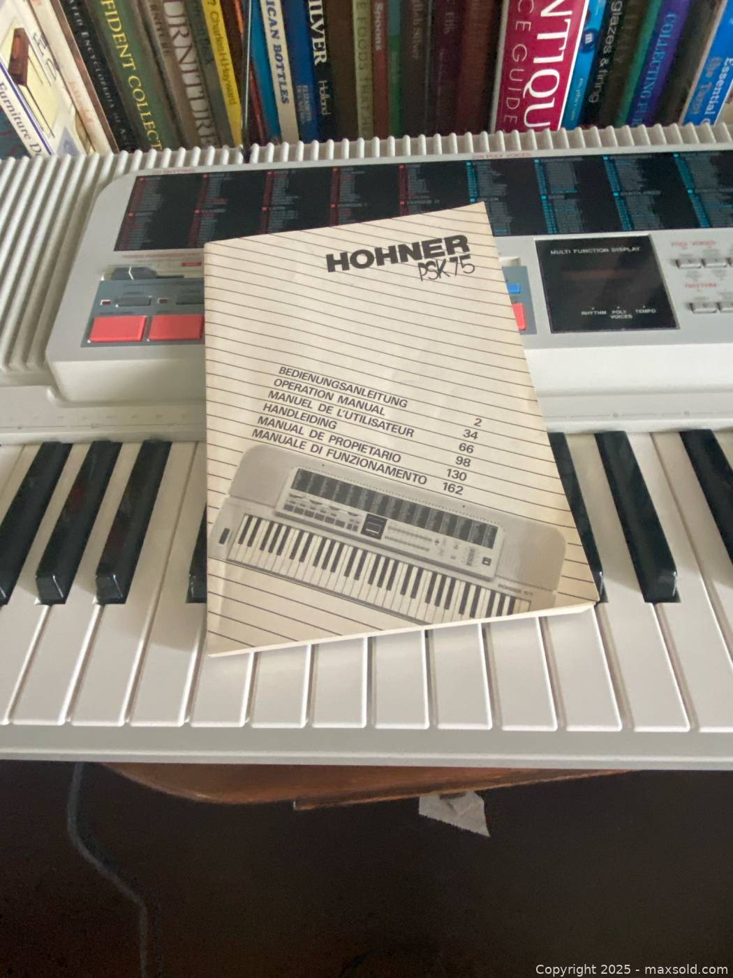 Hohner PSK75 electronic keyboard with manual | Maxsold