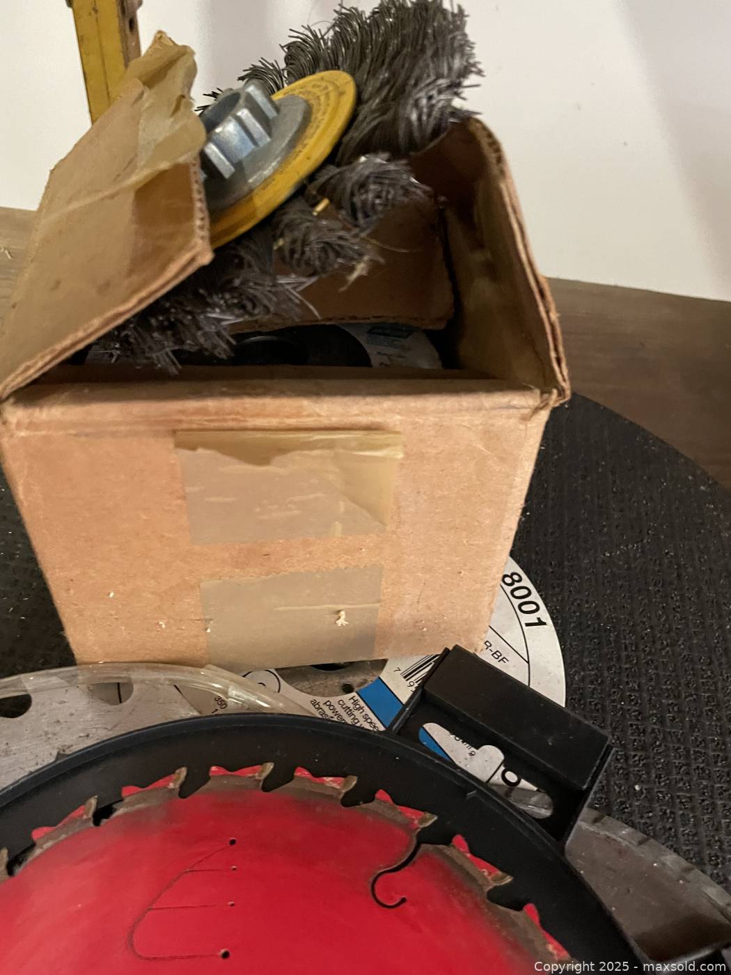Assorted saw and grinding blades 14 pcs | Maxsold