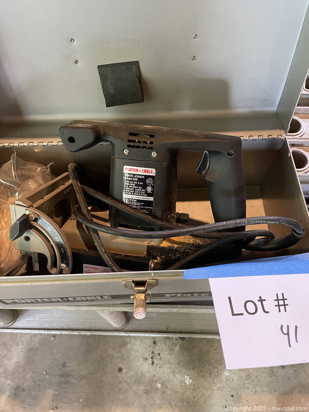 Porter-Cable 556 Plate Joiner w/ biscuits & case | Maxsold