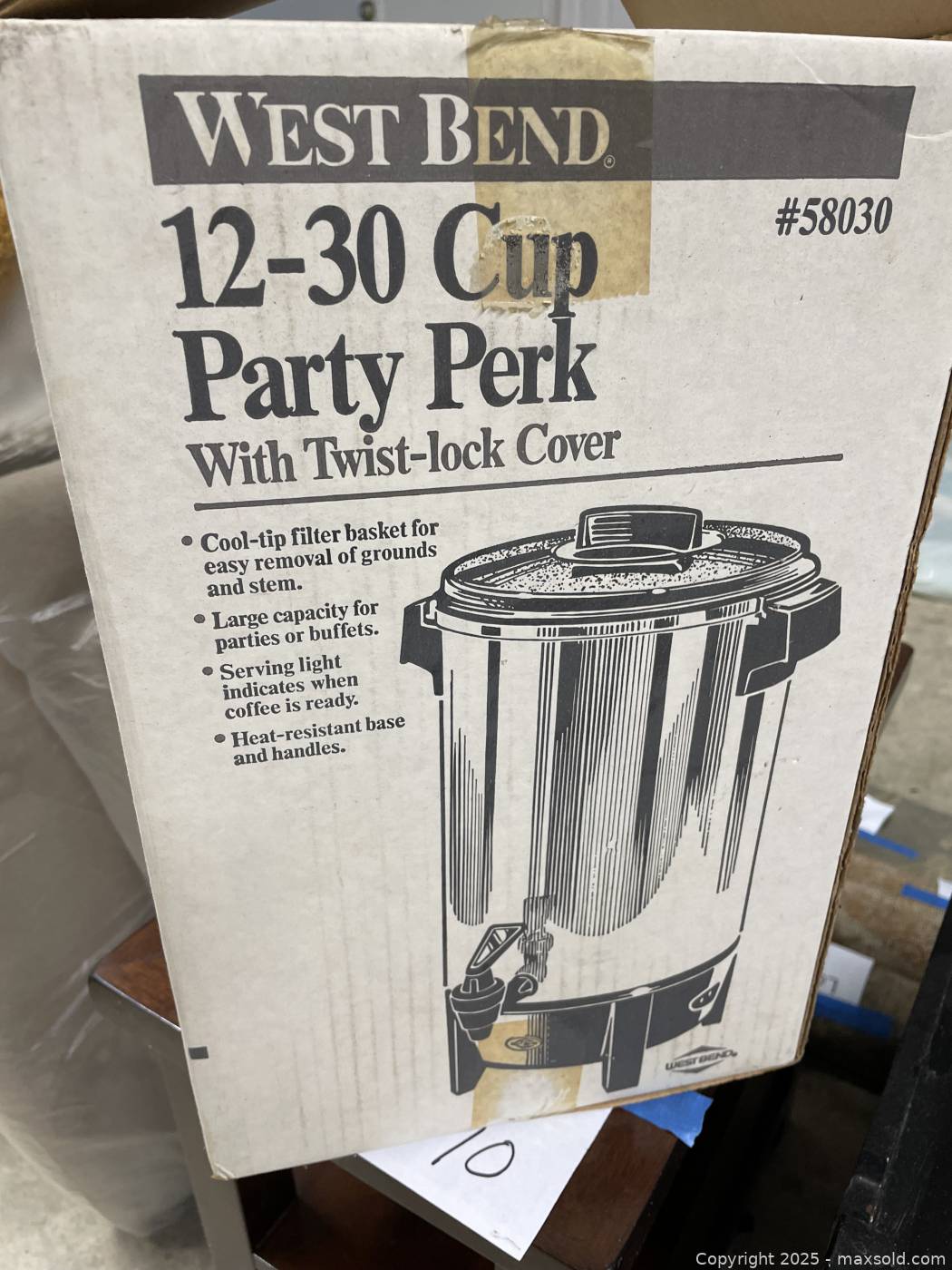 West Bend 12-30 Cup Party Perk coffee urn | Maxsold