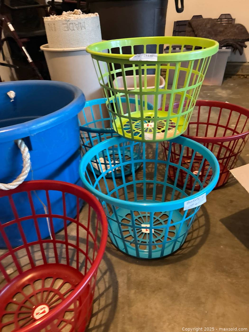 Plastic buckets and laundry baskets | Maxsold