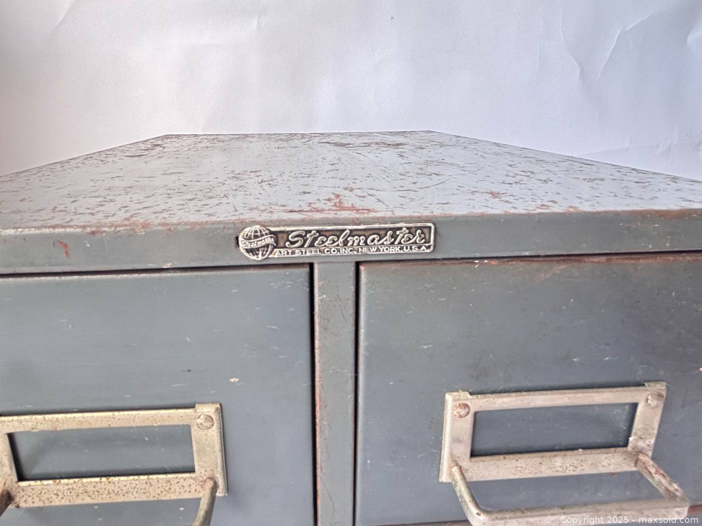 Steelmaster two-drawer metal file cabinet | Maxsold