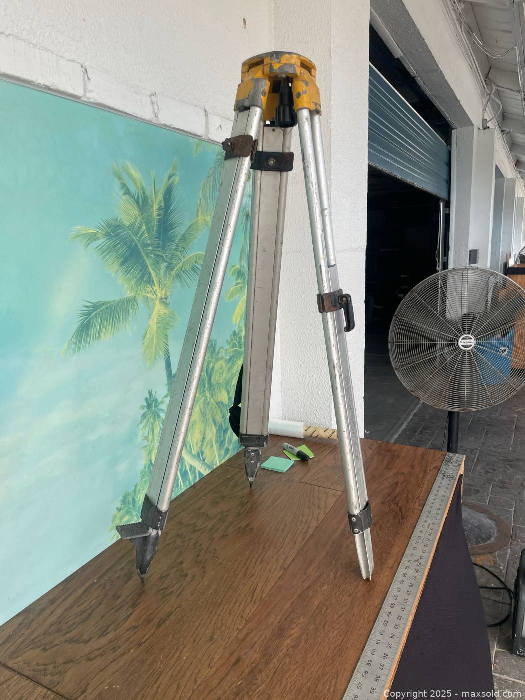 ROBOTOOLZ aluminum surveying tripod base | Maxsold