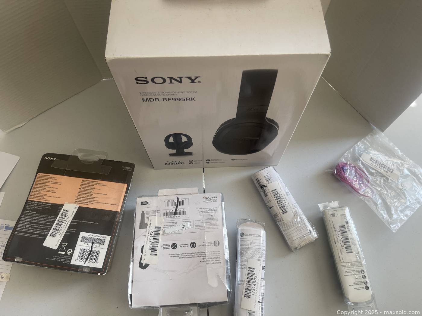 Sony MDR-RF995RK Stereo Headphones with Accessories and Opened ...