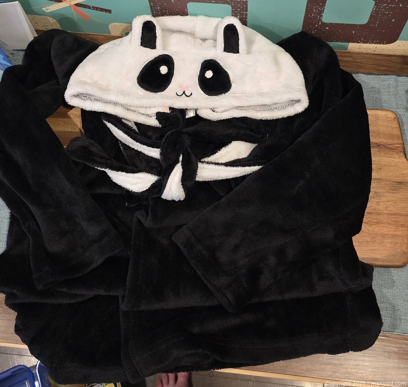 Rent Rafe Girl hooded panda robe XL 14/16 | Maxsold