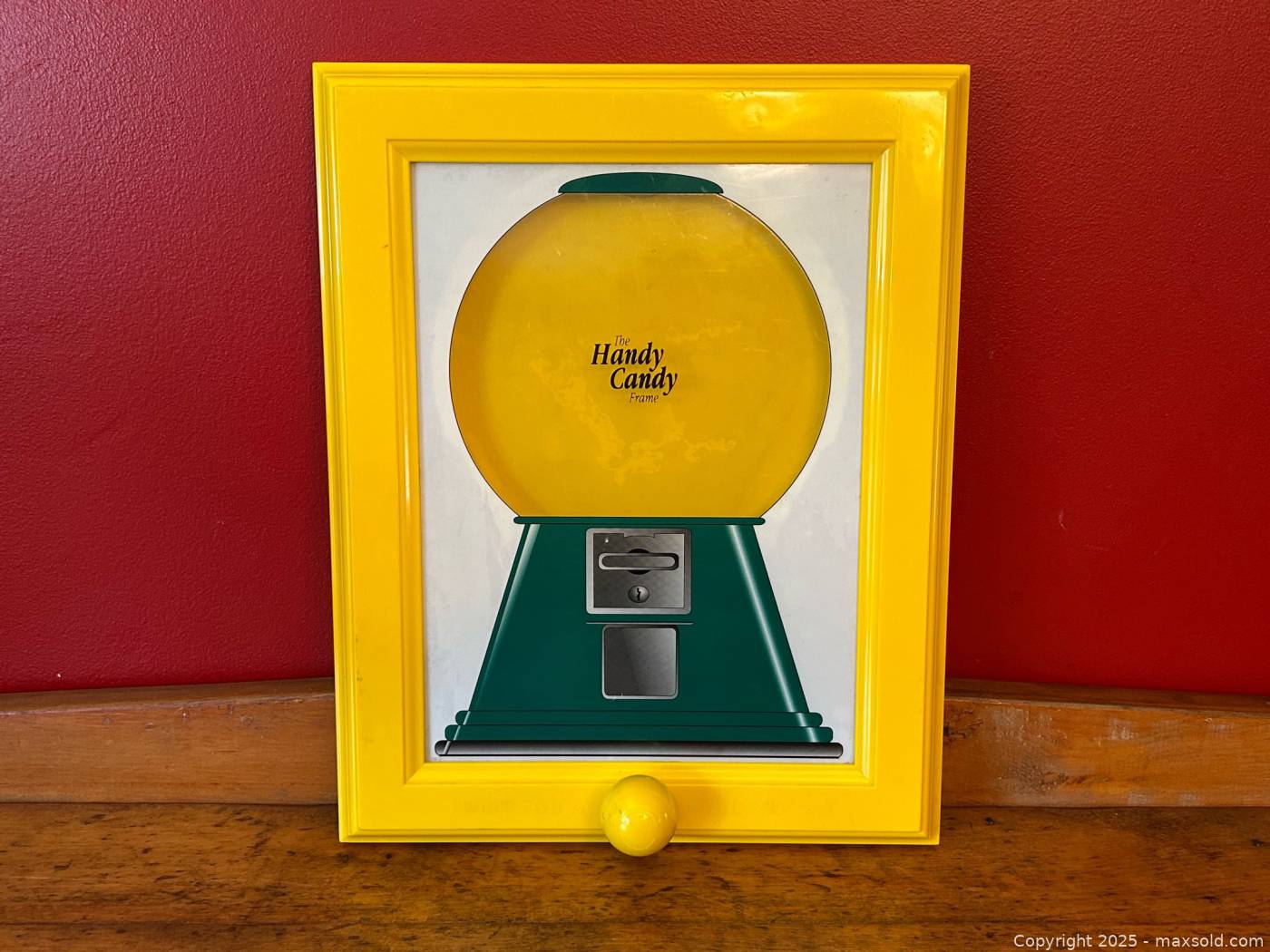Handy Candy gumball-machine photo frame | Maxsold