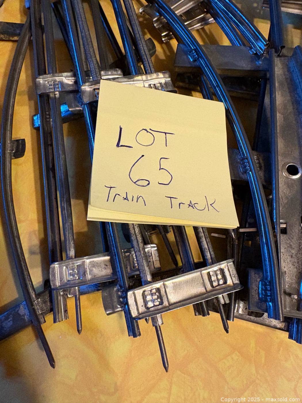 O scale two-rail train track 19pc | Maxsold