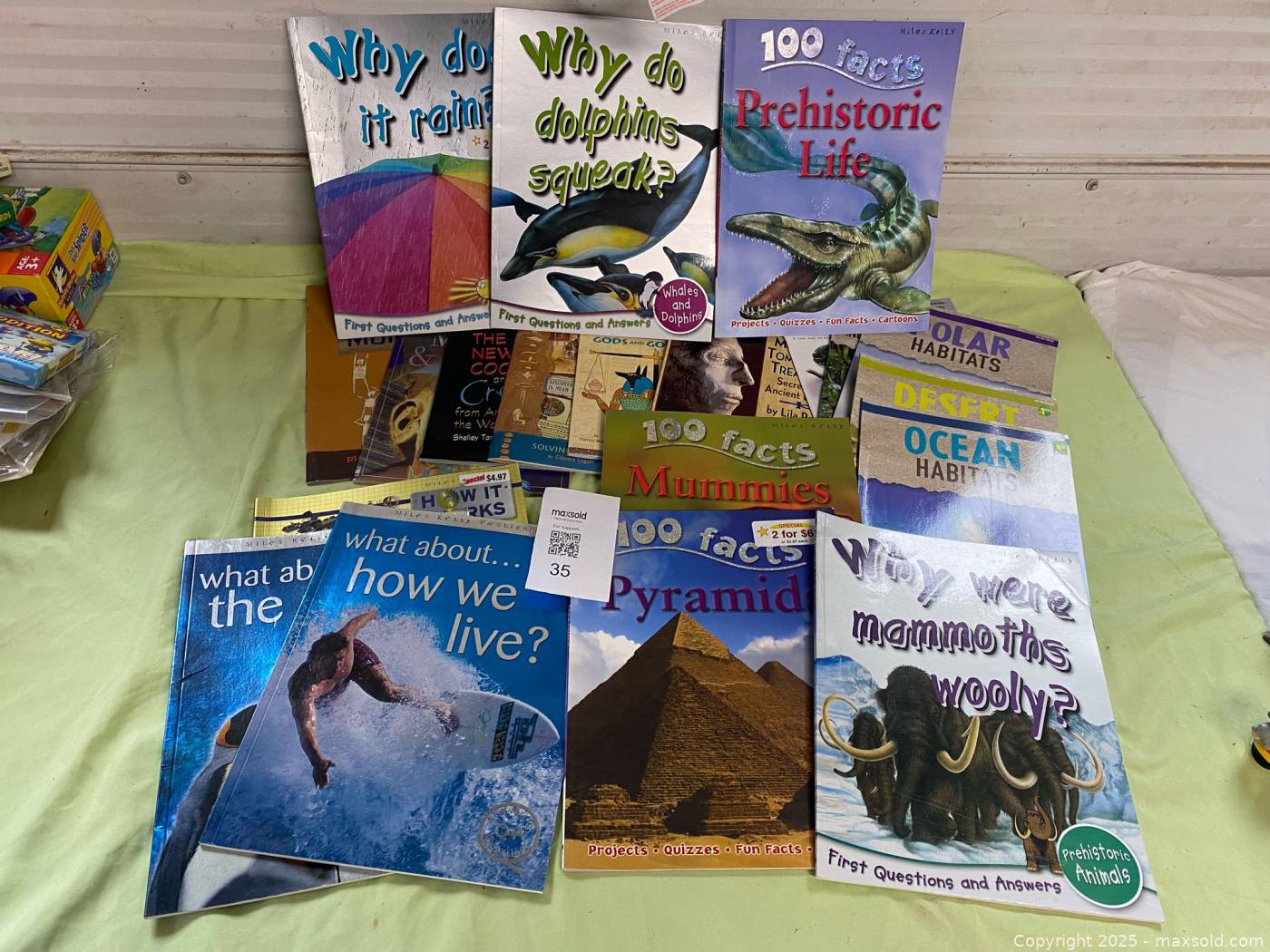 Children’s educational fact books collection | Maxsold