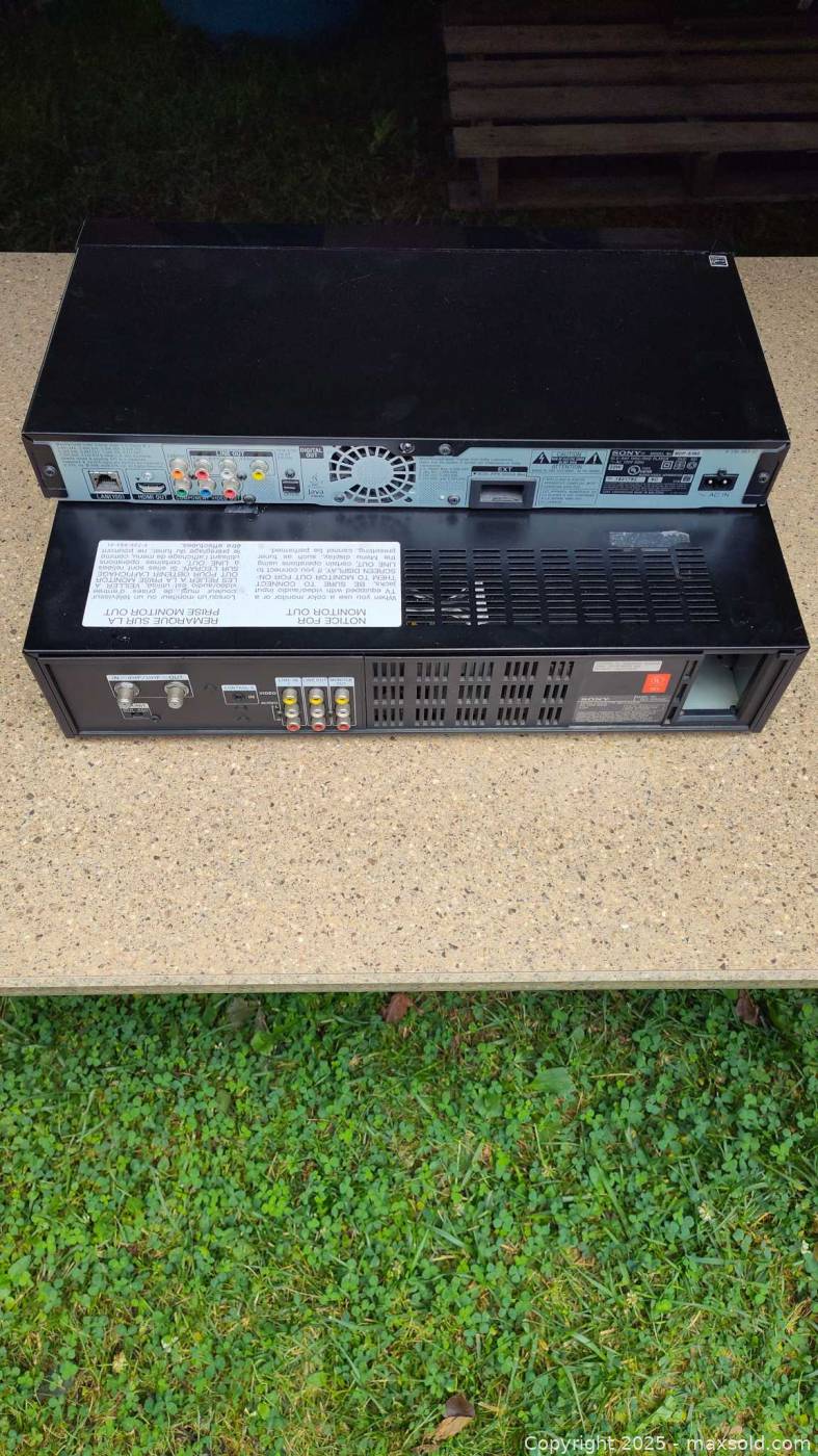Sony Blu-ray player and VHS VCR | Maxsold