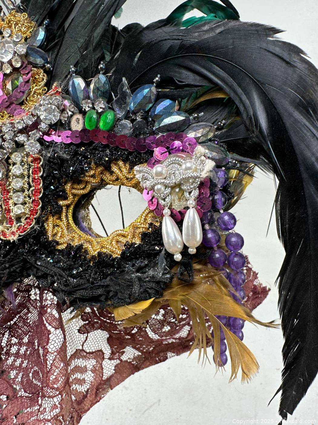 Vintage feathered crystal masquerade mask | Maxsold