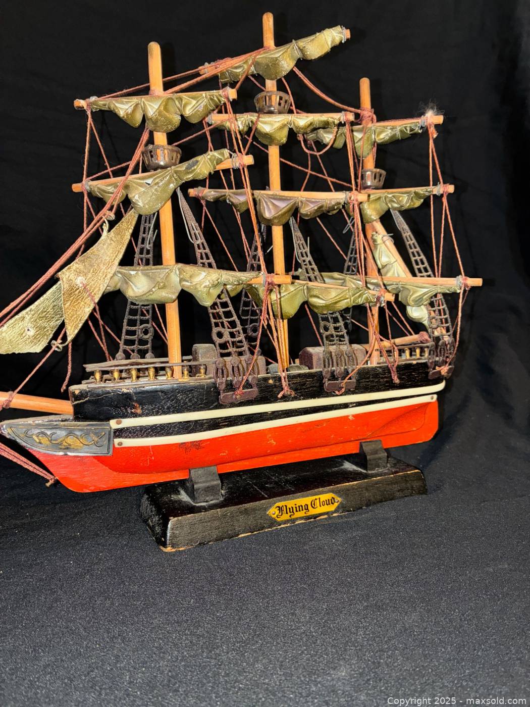 Model Flying Cloud clipper ship on stand | Maxsold